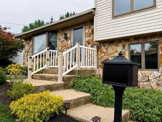Walnut Dr, Burlington, Home For Sale