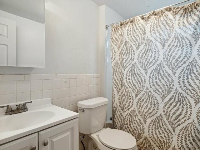 Walnut Flatz 1 Bedroom Apartment for Rent at 826 N Walnut St, Lansing, MI 48906 Old Forest
