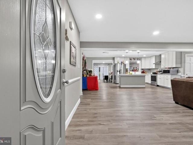 Walnut Shade Rd, Dover, Home For Sale