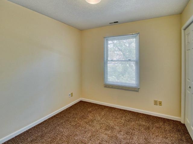 Walnut Springs 2 Bedroom Apartment for Rent at 3296 S Walnut Springs Dr, Bloomington, IN 47401