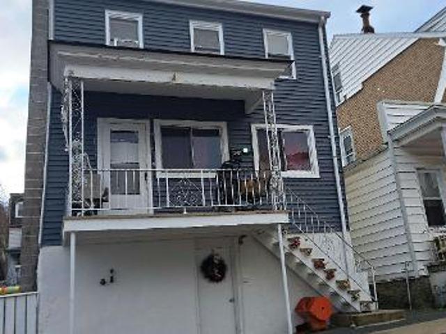 Walnut St