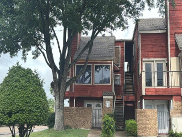 Walnut St Apt 205