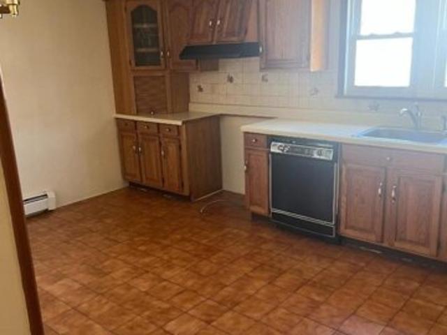 Walnut St, Newark, Home For Sale