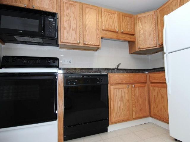 Walnut Park Apartments 1 Bedroom Apartment for Rent at 3 Fuller Rd, Foxboro, MA 02035