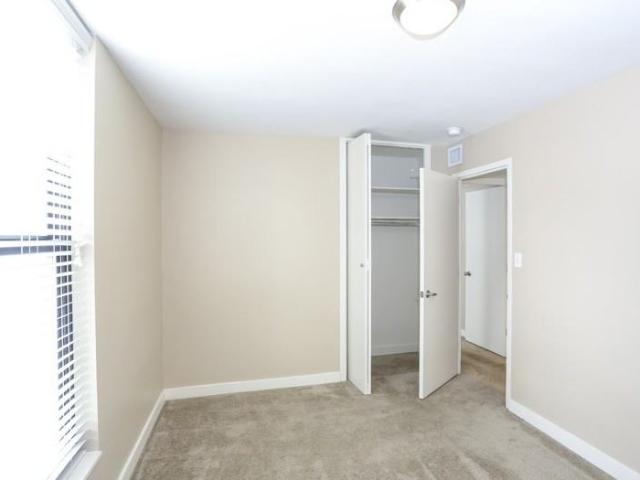 Walnut Tower Apartments 2 Bedroom Apartment for Rent at 722 Walnut St, Kansas City, MO 64106 The Downtown Loop