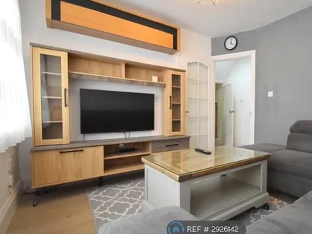 Walnut Tree Avenue, London, CR4 3AB, United Kingdom | 2 bed townhouse for rent #168336669 | Rentberry