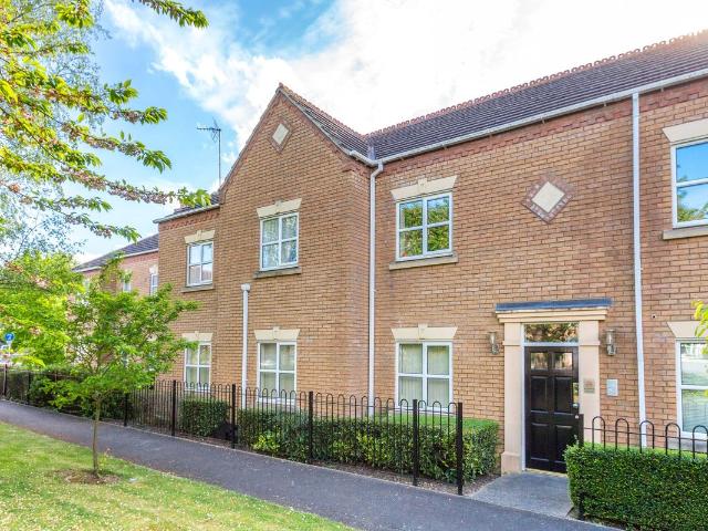 Walnut Tree Court, Higham Ferrers NN10, 2 bed flat to rent, £950 pcm | PrimeLocation