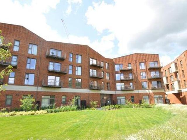 Walnut Tree Close, Guildford, 2 Bedroom Apartment
