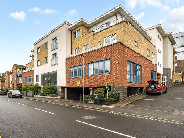 Walnut Tree Close, Guildford GU1, 2 bed flat to rent, £2,500 pcm | PrimeLocation