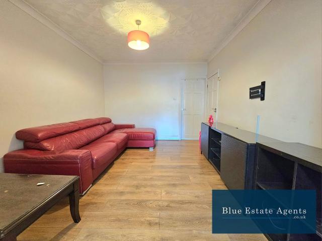 Walnut Tree Road, Hounslow TW5, 2 bed flat to rent, £1,750 pcm | PrimeLocation