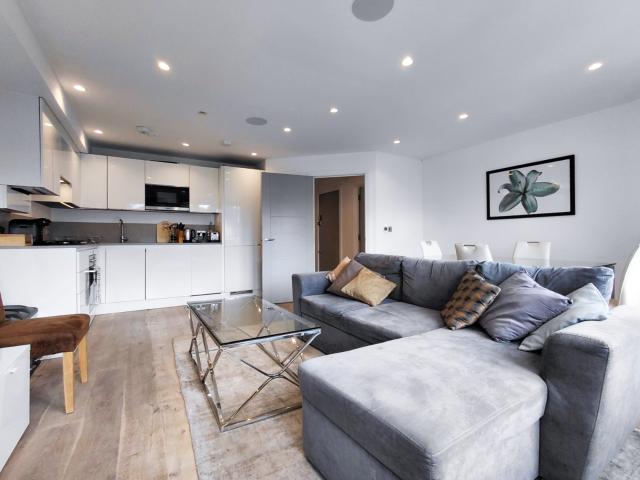 Walpole Court Flat 14 Flat 14 Ealing Green London 2732381