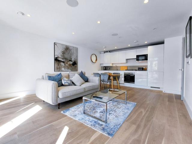 Walpole Court Flat 15 Flat 15 Ealing Green London 2603925