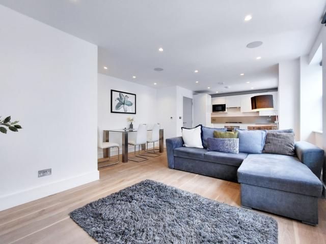 Walpole Court Flat 24 Flat 24 Ealing Green London 2732305