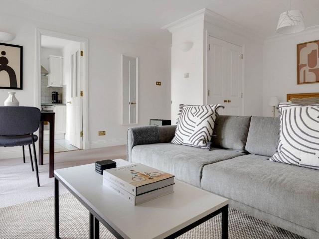 Walpole House, Westminster Square, 126 Westminster Bridge Road SE1, Studio to rent, £2,250 pcm | PrimeLocation
