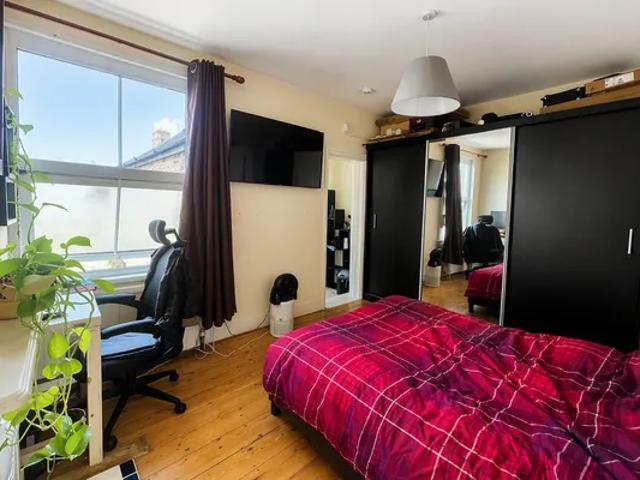 Walpole Road, South Woodford, E18, Property for rent