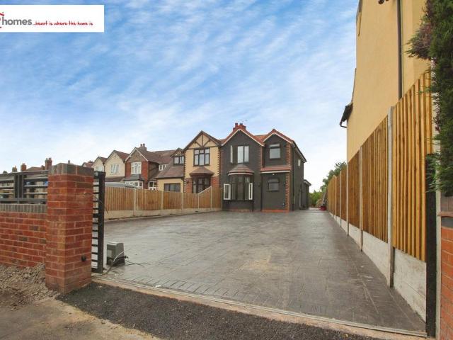 Walsall Road, Great Wyrley 3 bed apartment to rent £1,495 pcm £345 pw