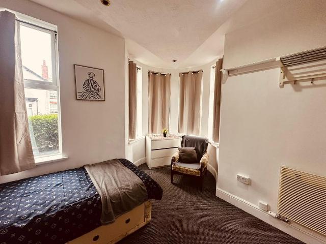 Walsall Road, Darlaston WS10, Studio to rent, £737 pcm | PrimeLocation