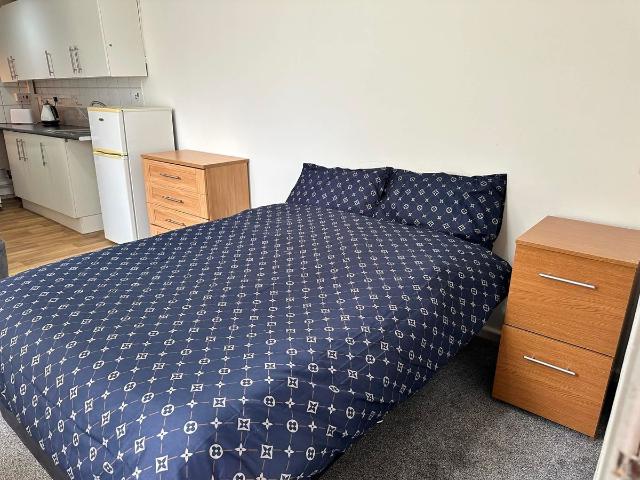 Walsall Road, Darlaston WS10, Studio to rent, £780 pcm | PrimeLocation