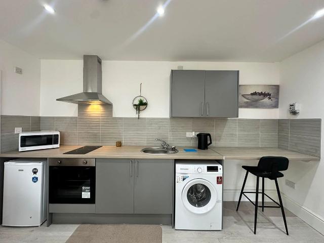 Walsall Street, Wednesbury WS10, Studio to rent, £1,083 pcm | PrimeLocation