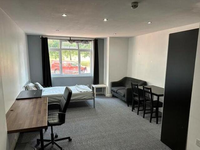 Walsgrave Road Flat,stoke, Studio Flat For