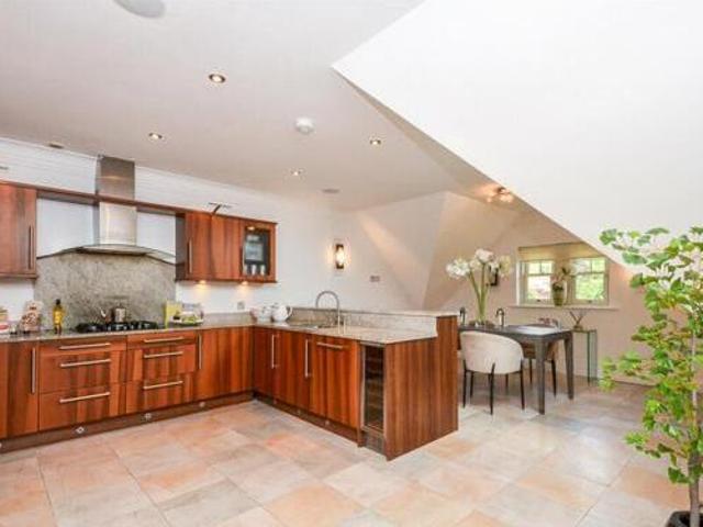 Walshaw Avenue, Colwyn Bay, 2 Bedroom Apartment