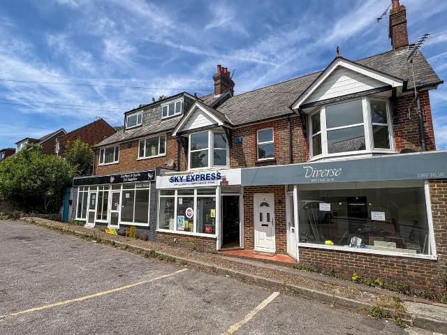 Walshes Road, Crowborough TN6, 4 bed maisonette to rent, £1,800 pcm | PrimeLocation