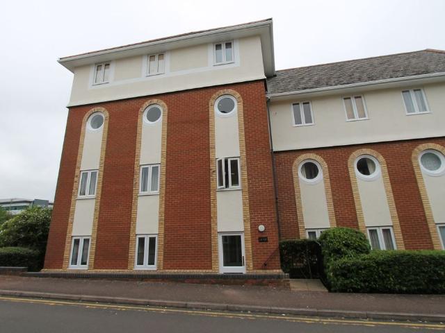 Walsingham Close, Hatfield AL10, Studio to rent, £1,000 pcm | PrimeLocation