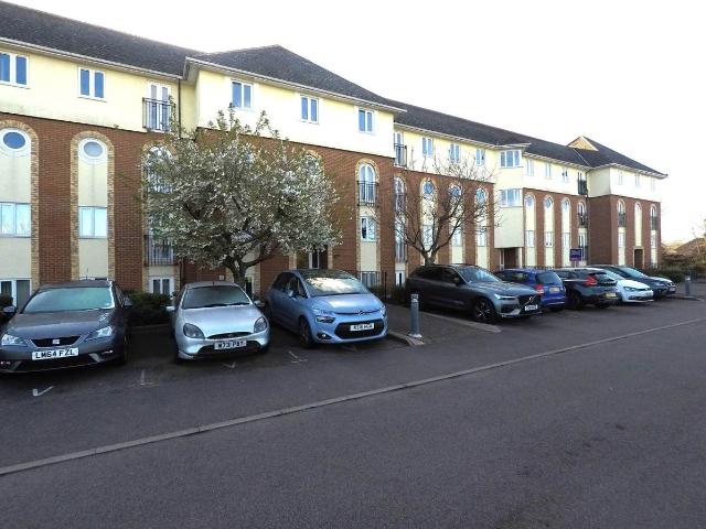 Walsingham Close, Hatfield, Hertfordshire AL10, Studio to rent, £950 pcm | PrimeLocation