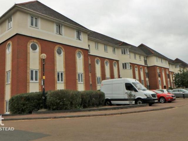 Walsingham Close, Hatfield 2 bed apartment to rent £1,450 pcm £335 pw