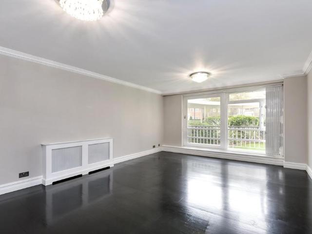 Walsingham, St John's Wood Park, St. 2 bed apartment to rent £4,117 pcm £950 pw