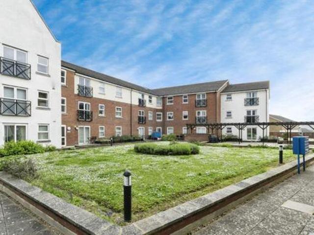 Walsworth Road, Hitchin, 2 Bedroom Flat