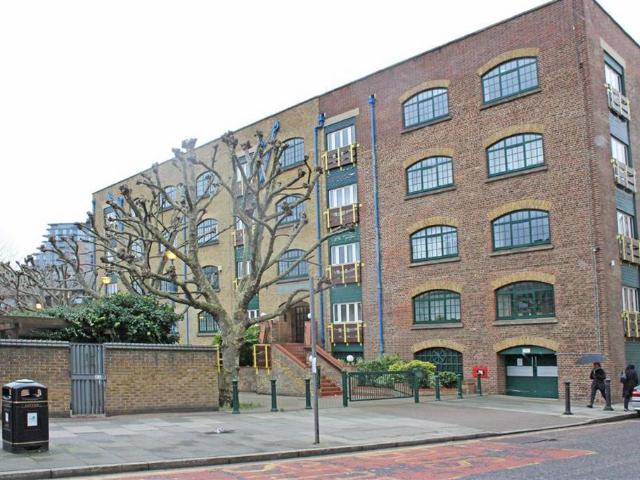 Wapping High Street, London E1W Studio to rent £1,800 pcm £415 pw