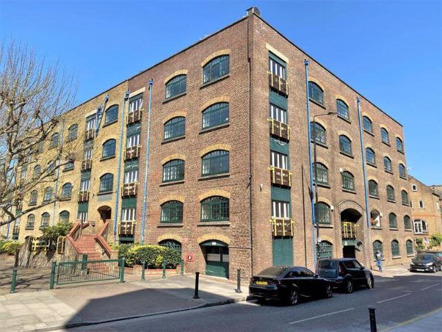 Wapping High Street, Wapping, London E1W Studio to rent £1,700 pcm £392 pw
