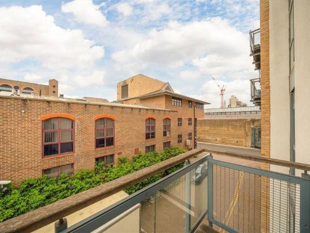 Wapping Lane, London E1W 1 bed flat to rent £2,100 pcm £485 pw