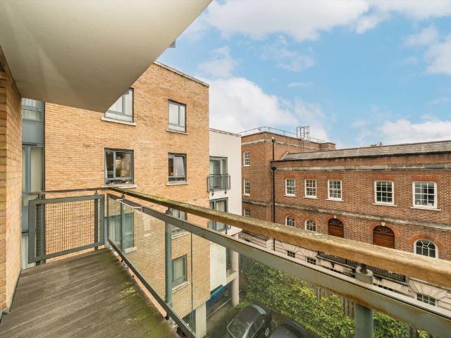 Wapping Lane, Limehouse E1W, 1 bed flat to rent, £2,100 pcm | PrimeLocation