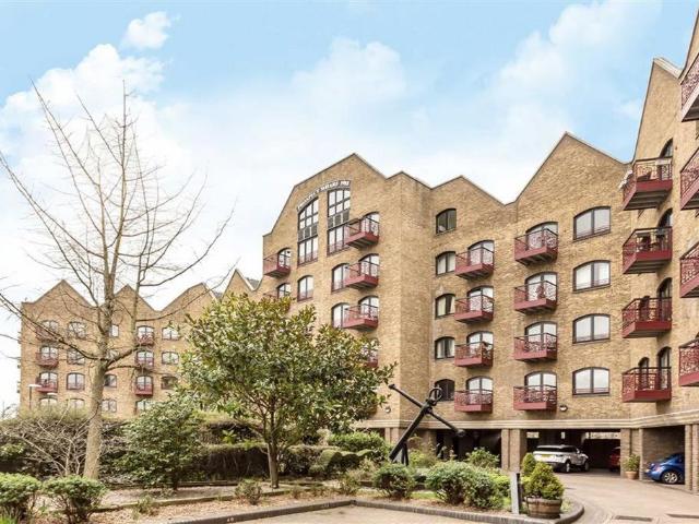 Wapping Wall, London E1W 1 bed flat to rent £2,200 pcm £508 pw