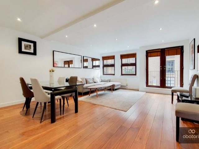 Wapping Wall, London, E1W 3 bed terraced house to rent £4,498 pcm £1,038 pw