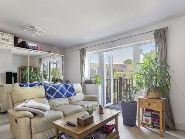 Wapshott Road, Staines upon thames, 3 Bedroom End