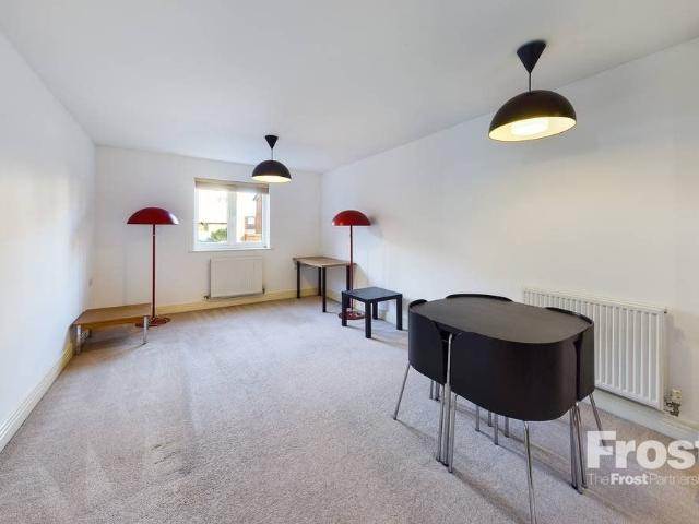 Wapshott Road, Staines Upon Thames, Surrey TW18, 1 bed flat to rent, £1,325 pcm | PrimeLocation