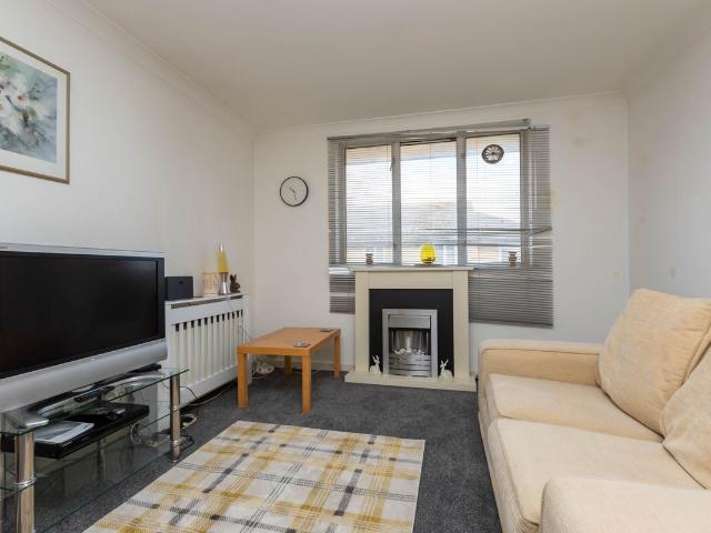 Warwall, London E6 1 bed flat to rent, £1,500 pcm | PrimeLocation