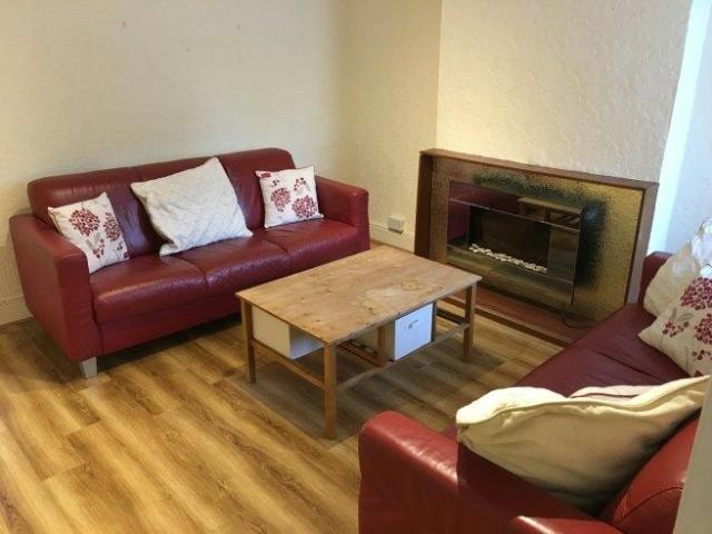 Warwards Lane 4 bed house share to rent £1,996 pcm £461 pw
