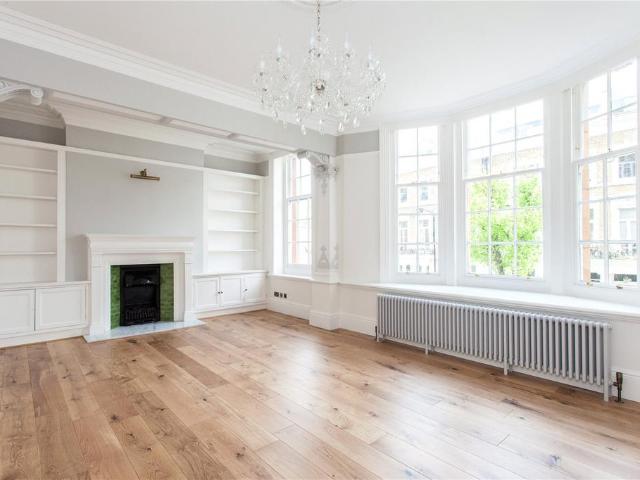 Warwick Mansions, Kensington, SW5 2 bed apartment to rent £5,633 pcm £1,300 pw