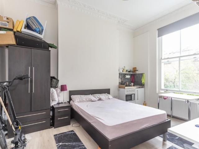 Warwick Avenue Warwick Avenue W9 Studio to rent £1,450 pcm £335 pw