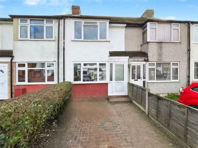 Warwick Avenue, Egham, Surrey, TW20 8LS