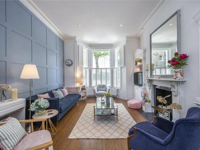 Warwick Avenue, London 3 bed maisonette to rent £5,500 pcm £1,269 pw