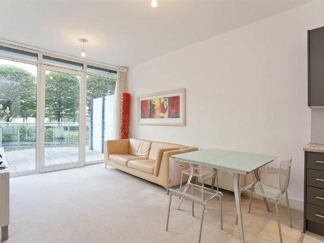 Warwick Building, 366 Queenstown Road, London SW11, 1 bed flat to rent, £2,925 pcm | PrimeLocation