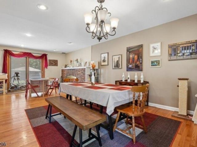 Warwick Cir, Springfield, Home For Sale