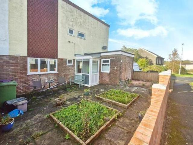 Warwick Close, New Inn, 2 Bedroom End