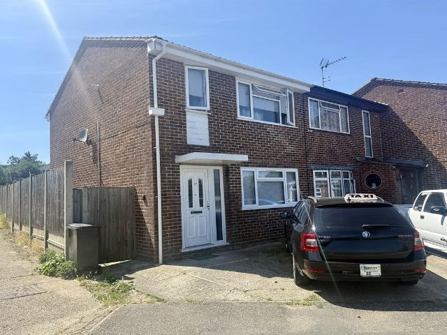 Warwick Close, Braintree, Essex CM7, 3 bed semi detached house to rent, £1,495 pcm | PrimeLocation
