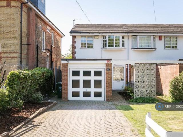 Warwick Court, London, SE26 3 bed end of terrace house to rent £2,595 pcm £599 pw
